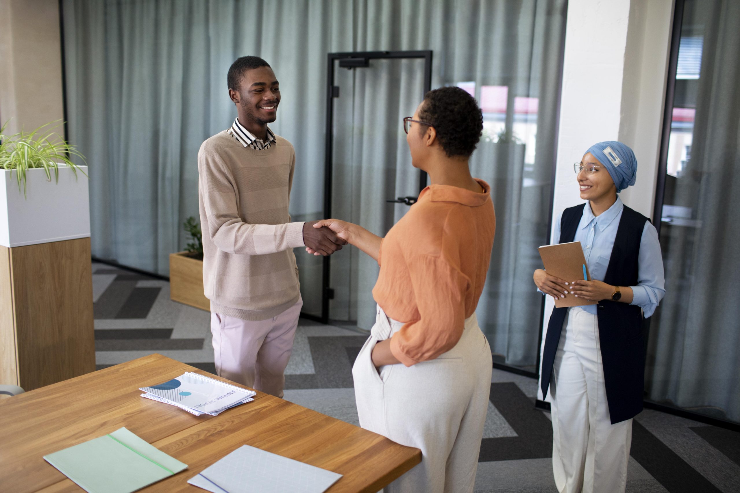 How to Ensure a Smooth Transition for New Hires - HR Focus Universe